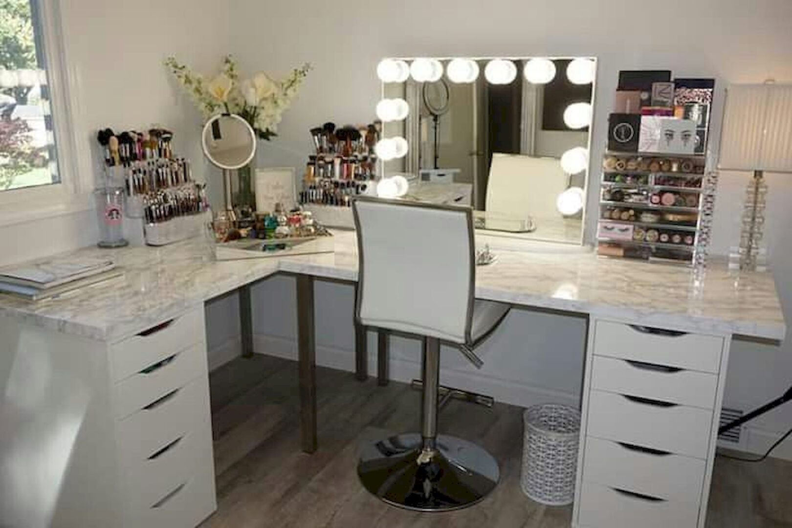 13 Beautiful Makeup Room Ideas, Organizer and Decorating - Affordable ...